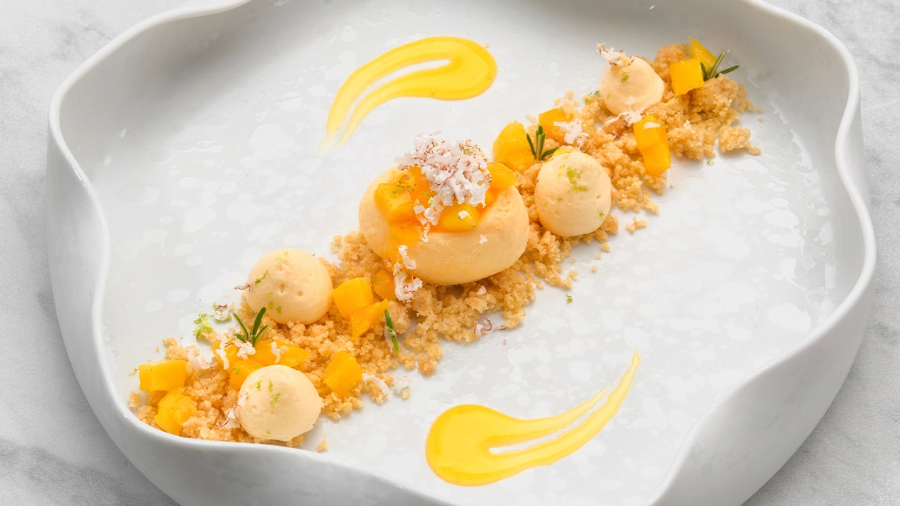 Semifreddo di mouse al mango cocco rapè - Ricetta